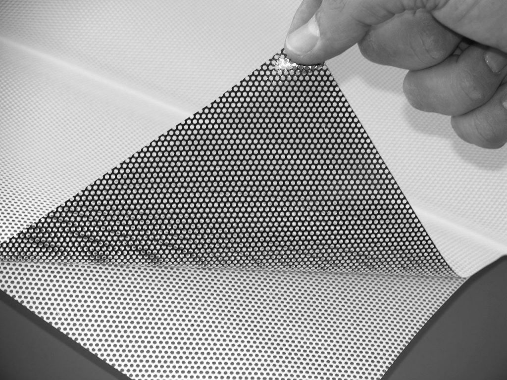 Impression vinyle micro-perforé monomère sur mesure Dakar Sénégal